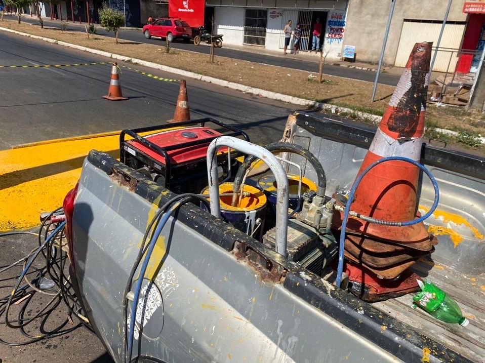 Sinalização de quebra-molas. - Prefeitura Municipal de Jaraguá